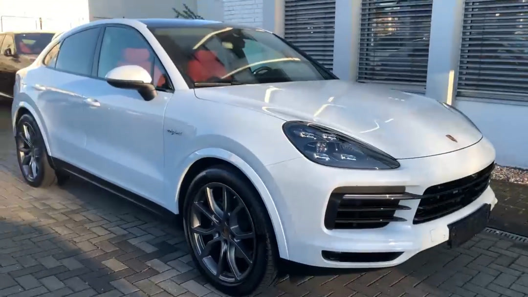 新车到货,180万的2021款保时捷卡宴Coupe,有这颜值太帅了!