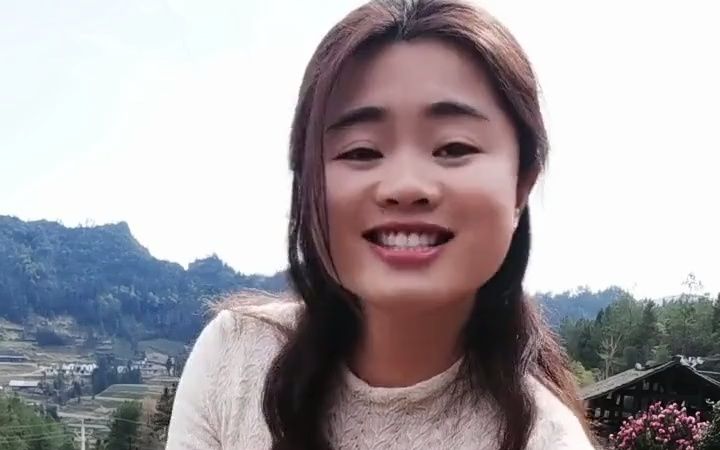 最美的样子大概就是,脸上有微笑,心中有阳光,眼里有风景,抬头所见皆是...