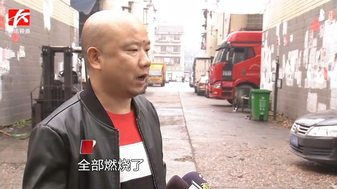 入住新房当天,液化气灶点火失灵引爆炸,2人全身多处烧伤