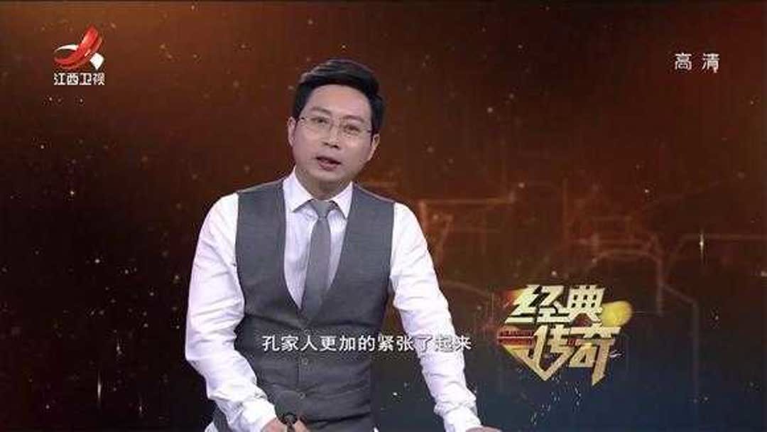 经典传奇:老人醒来发现屋内怪状,心生疑虑,一看脚印瞬间慌了