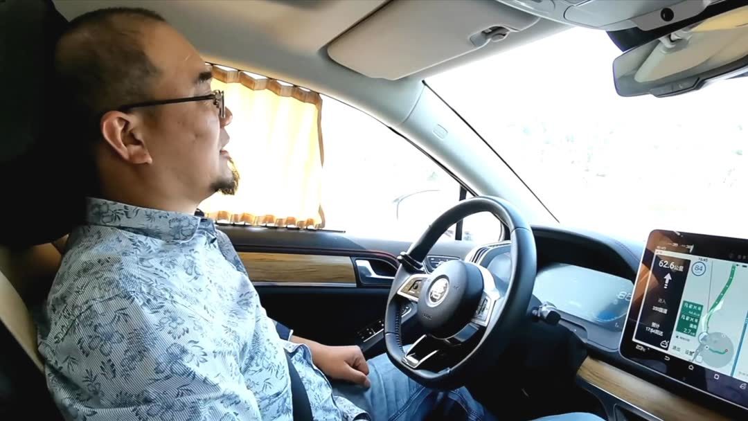 比亚迪唐DM升级了L2自动驾驶,带拖挂房车能用吗?高速亲测,真香