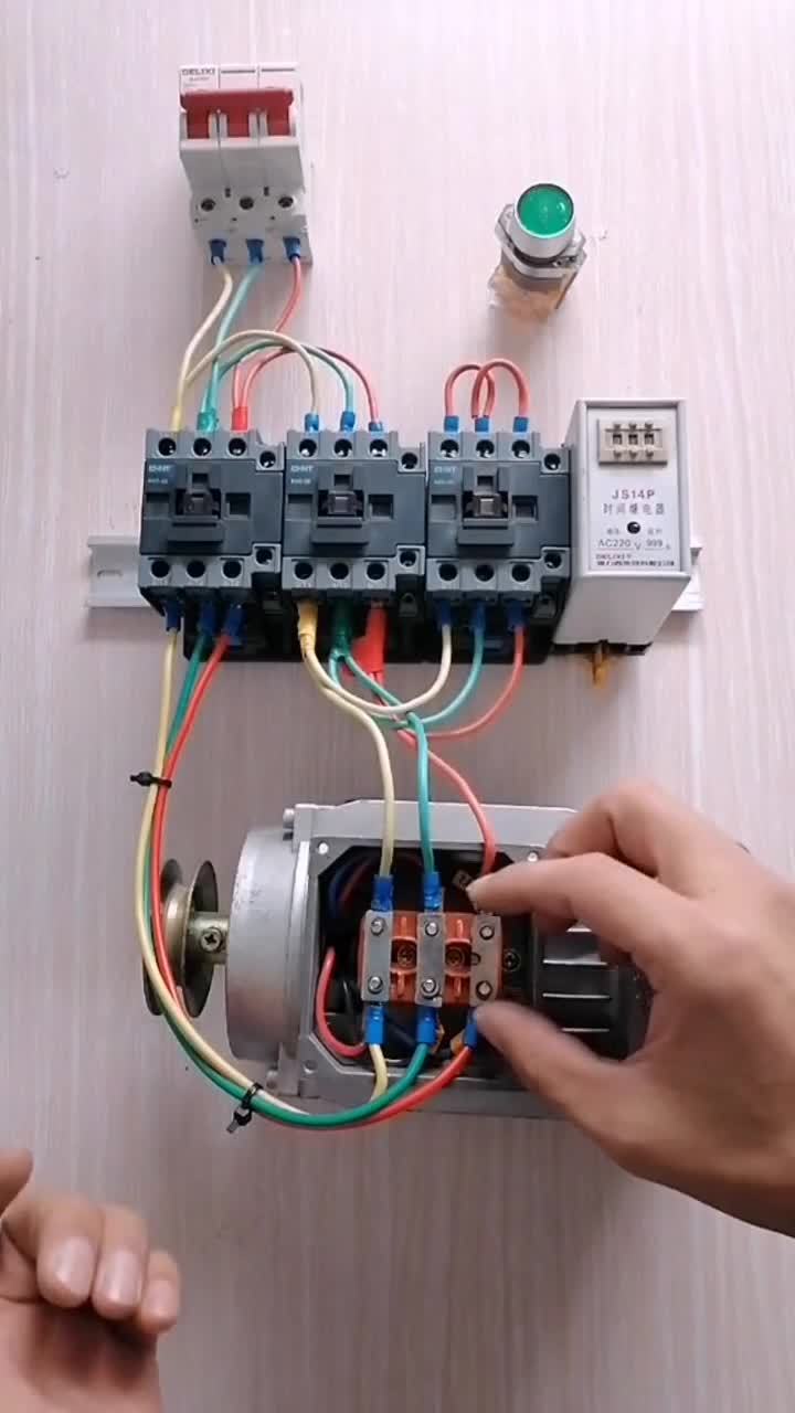 星三角降压启动,关注我每天分享电路小知识