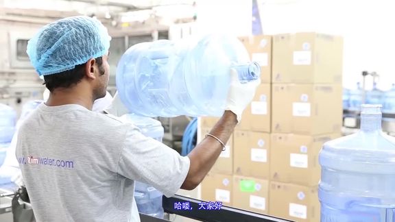 自来水和桶装水哪种消毒物质更多?看完再也不敢乱喝这种水了!