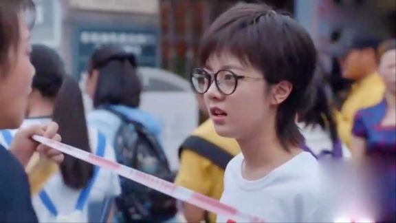 赵今麦参加高考有妙招?拿到卷子先吻一下,就稳赢啦