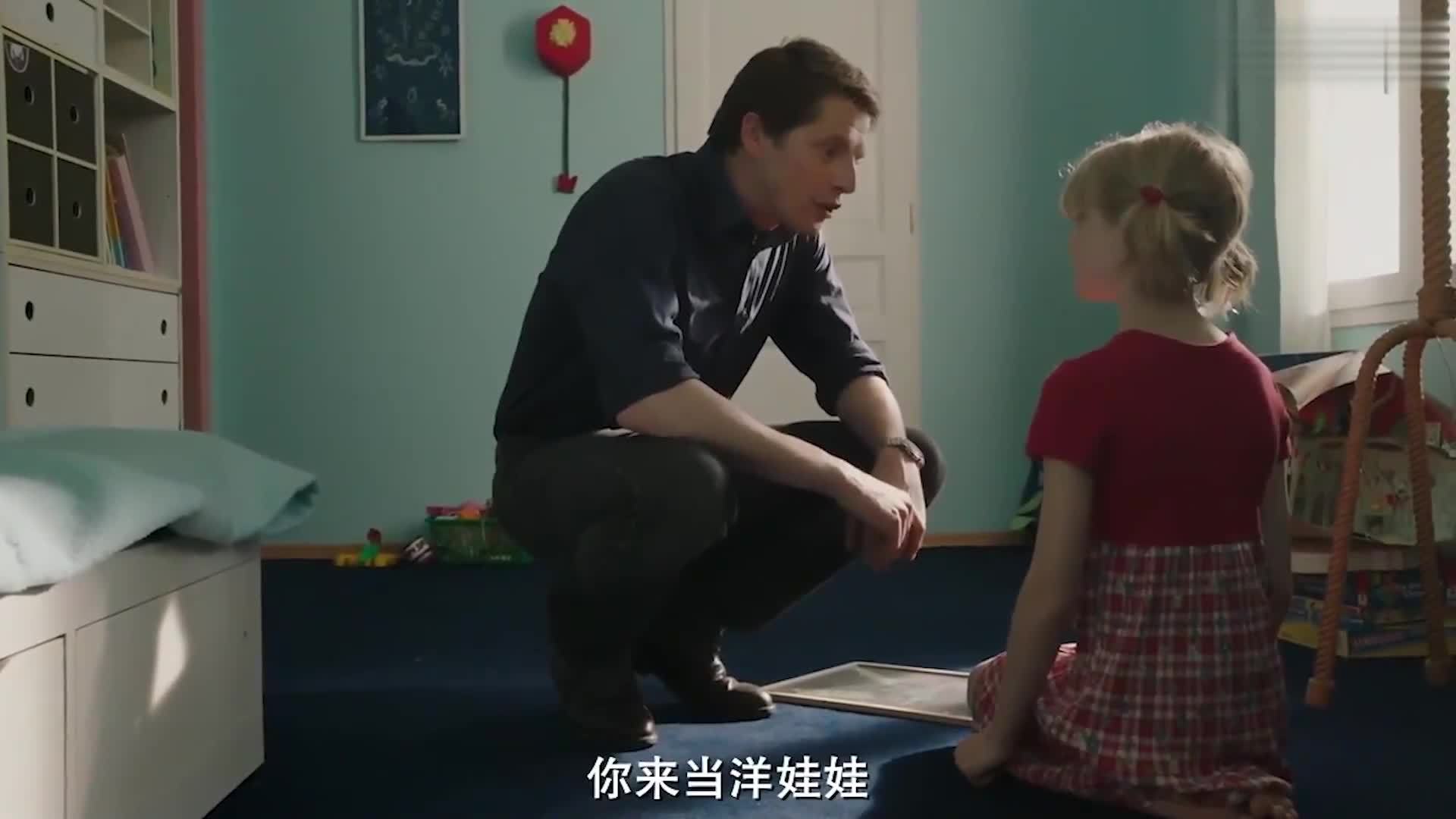 因父母粗心,女儿被当成洋娃娃,被迫和叔叔玩十年挠痒痒游戏!