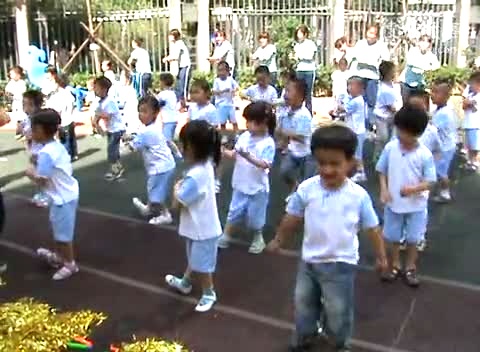 六一活动-动物模仿操