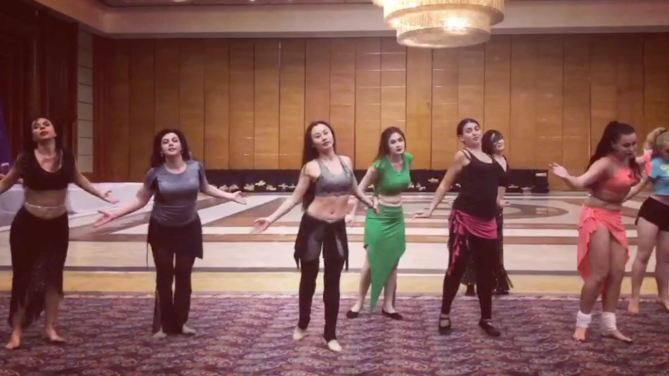 ...平均一年有八九次出国进修学习的计划,不断进修才能与时俱进。老师...