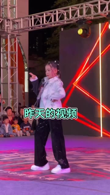 李悟昨天比赛视频 接收吧小可爱们