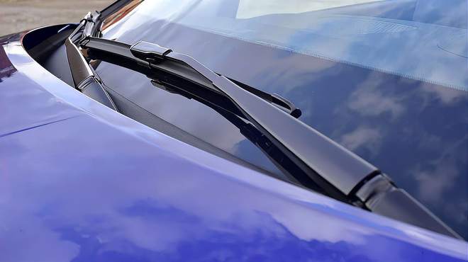 雨刮器上2个实用功能,好多新手不知道,学会轻松判断左右间距