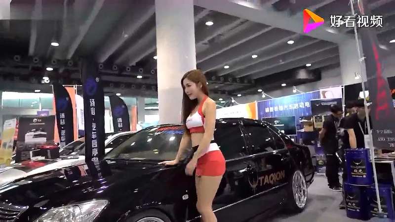 高颜值,高气质模特闪亮车展,谁还有心情看车呀!模特太亮了