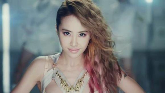 周杰伦和蔡依林合唱的《布拉格广场》,好听至极,百听不厌!