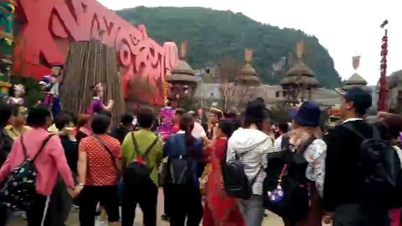 张家界民风民俗篝火晚会