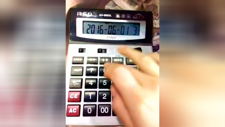 实拍牛人用计算器弹出各种歌曲 你听出了几首