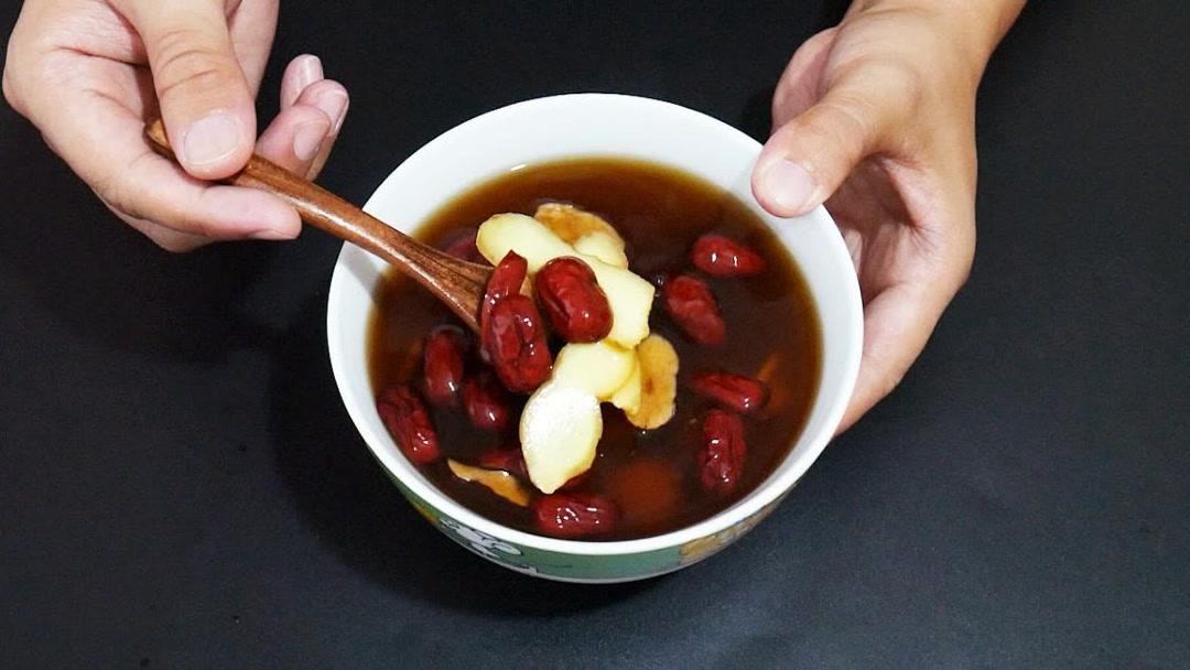 生姜加红枣一起煮水喝,这个作用很多人都需要,现在知道还不晚