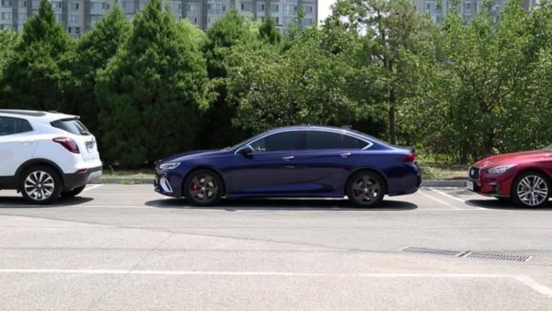 2017款 君威GS 自动泊车展示