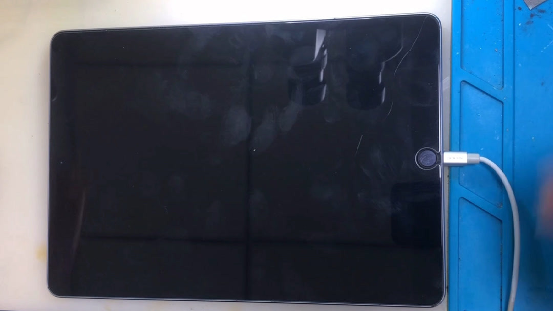 iPad pro不开机维修白苹果重启不进系统