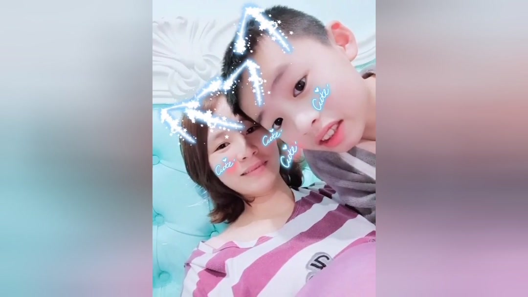 每天晚上都要等老公睡觉了,我跟儿子俩个人偷偷的玩