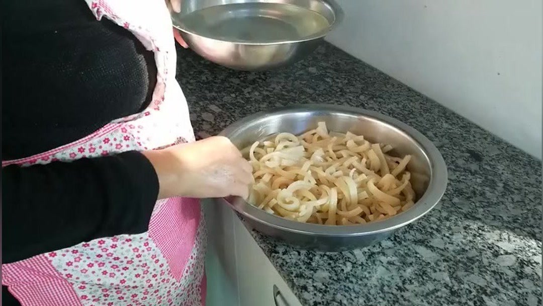 土法熬制特色猪皮冻,做法简单,比买的好吃多了,零厨艺一看就会!