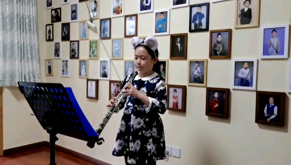 双簧管之声俱乐部三年级会员温世元演奏的《兰花花》很不错。体现...