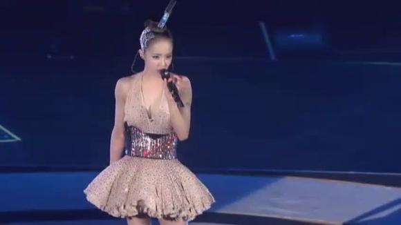 周杰伦为蔡依林写的一首歌 现场版引起全场大合唱 超感动