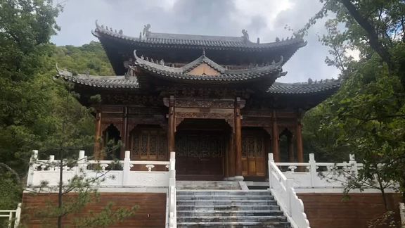 一花一世界,一叶一追寻,一曲一场叹,一生为一人。