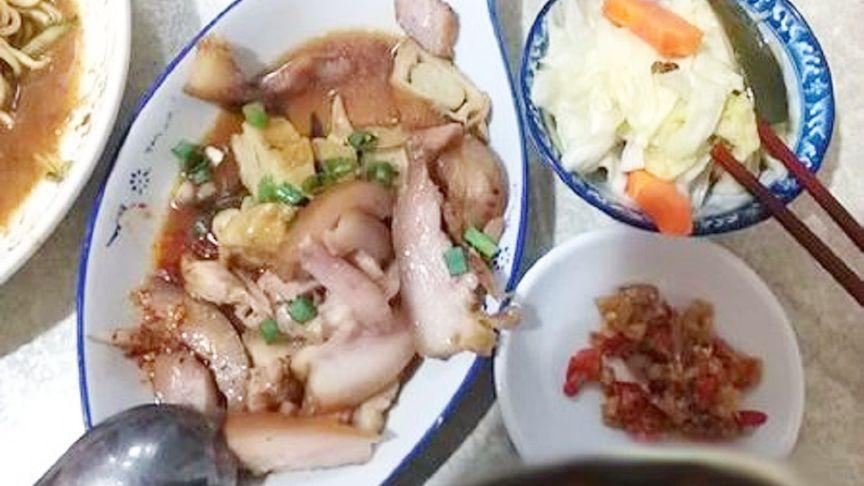 这3种隔夜菜,产生亚硝酸盐、硫化氢、滋生细菌,倒掉也不能吃