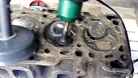 电动气门研磨机使用操作演示2