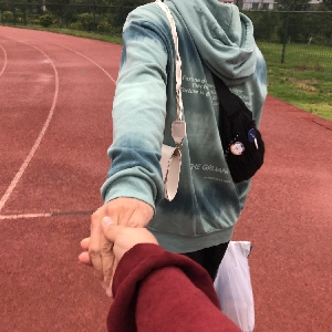 小陈永远爱喵喵酱 