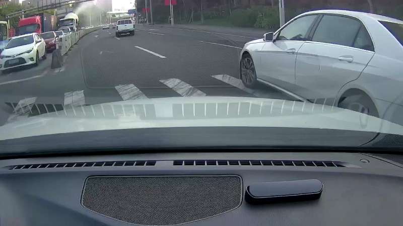 老司机和新手司机的区别,看看这预判性驾驶就知道,差距有点大了