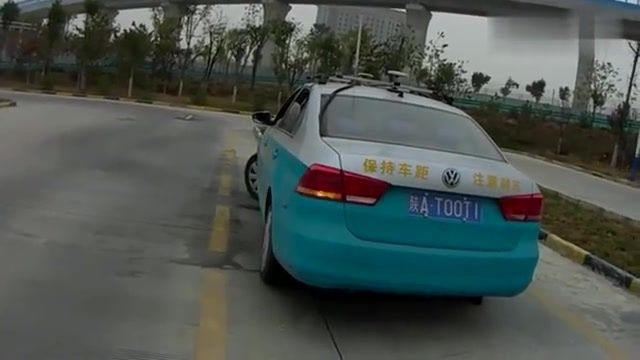 科目二考试,倒库入位和侧方停车你觉得哪个难度更大