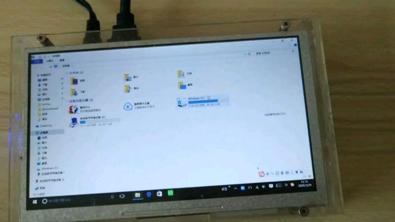 自己组装了一个小显示器,功能也比较实用,看看是什么样的吧
