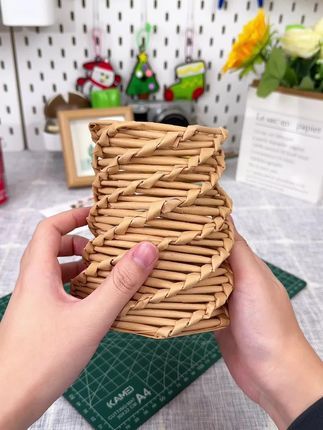 ...用A4纸,做个好看的笔筒,简约又实用!#手工diy #折纸 #亲子手工 #笔筒