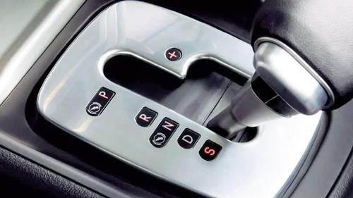 开自动挡的车,从来用D挡行驶对车子有没有危害?老司机说了实话