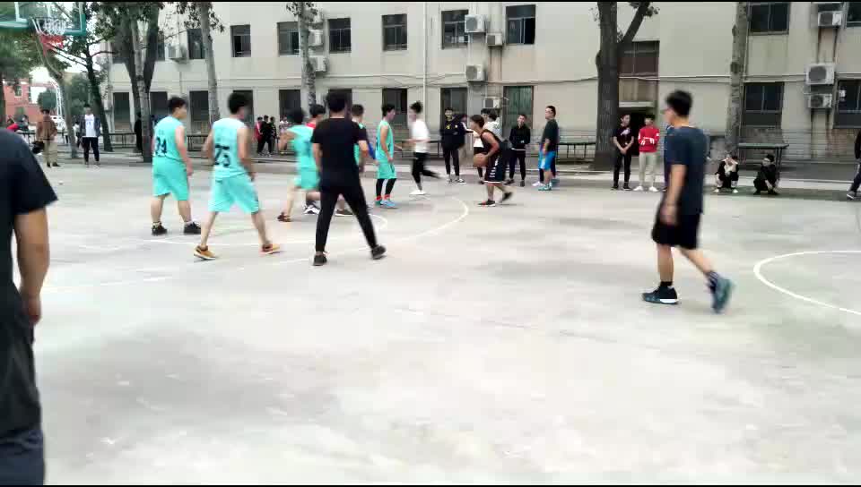 课外活动的孩子们,生活丰富多彩,德智美全面发展,[强]