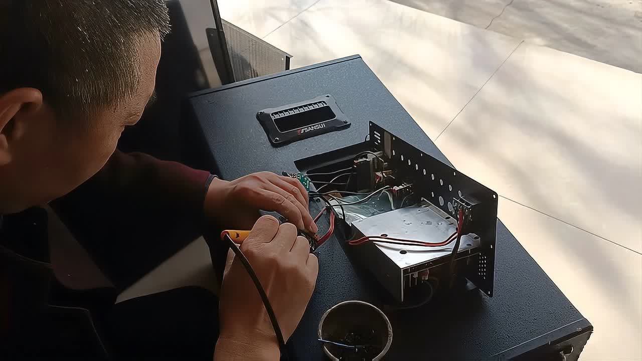 移动音箱话筒无声音,检查后发现是话筒音量电位器损坏