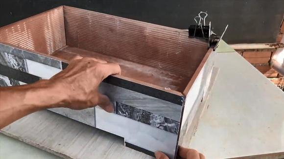 家里装修剩下的瓷砖,简单的切割一下,制作成好看的景盆,学起来