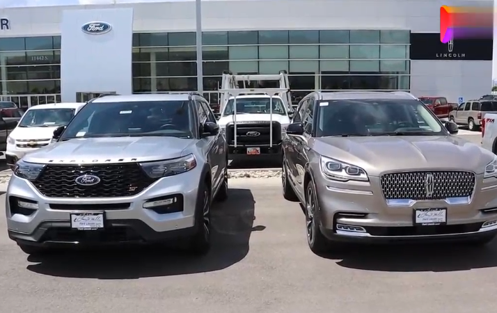 2020款林肯飞行家与2020款福特探险者对比实拍,怎么选自己看着办