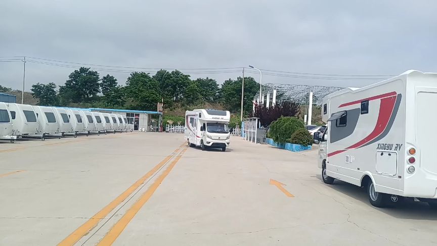感谢成都铁哥喜订福田房车。