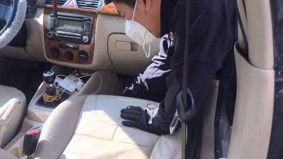 为自驾游做准备,轿车改床车,修车师傅直摇头!真的这么难?