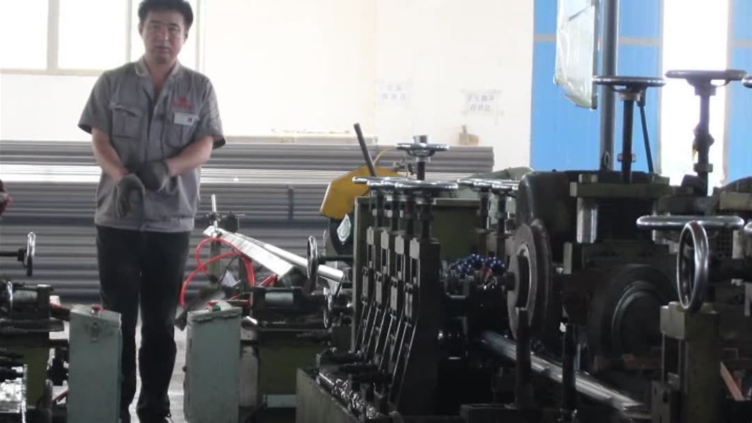 不锈钢焊管厂家生产不锈钢管的现场