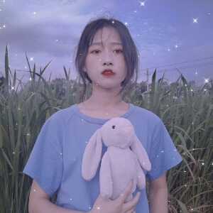 小草莓爱吃草莓蛋糕 