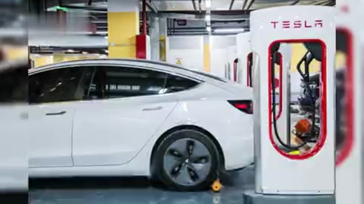 特斯拉V4超级充电桩支持信用卡支付