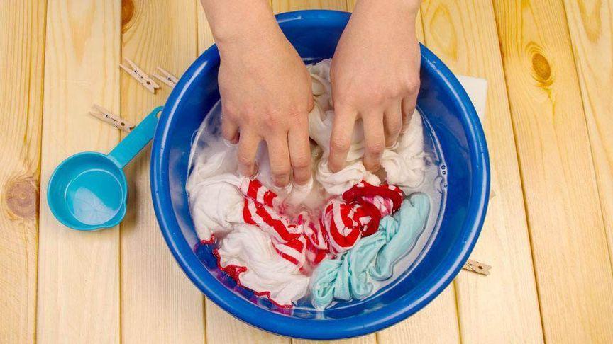 白衣服穿久发黄怎么办?教你几招快速变白,简单实用!