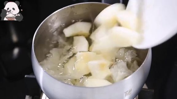 #冰糖雪梨 #小吊梨汤 #在家做美食 #寻找武林第一人 #美食教程