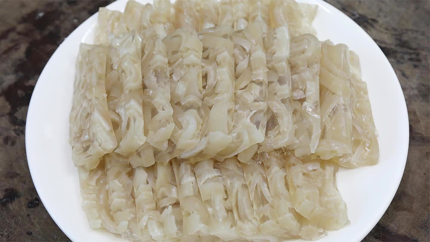 老妈30年做猪皮冻秘诀,记住这些步骤,晶莹剔透,Q弹爽滑零失败