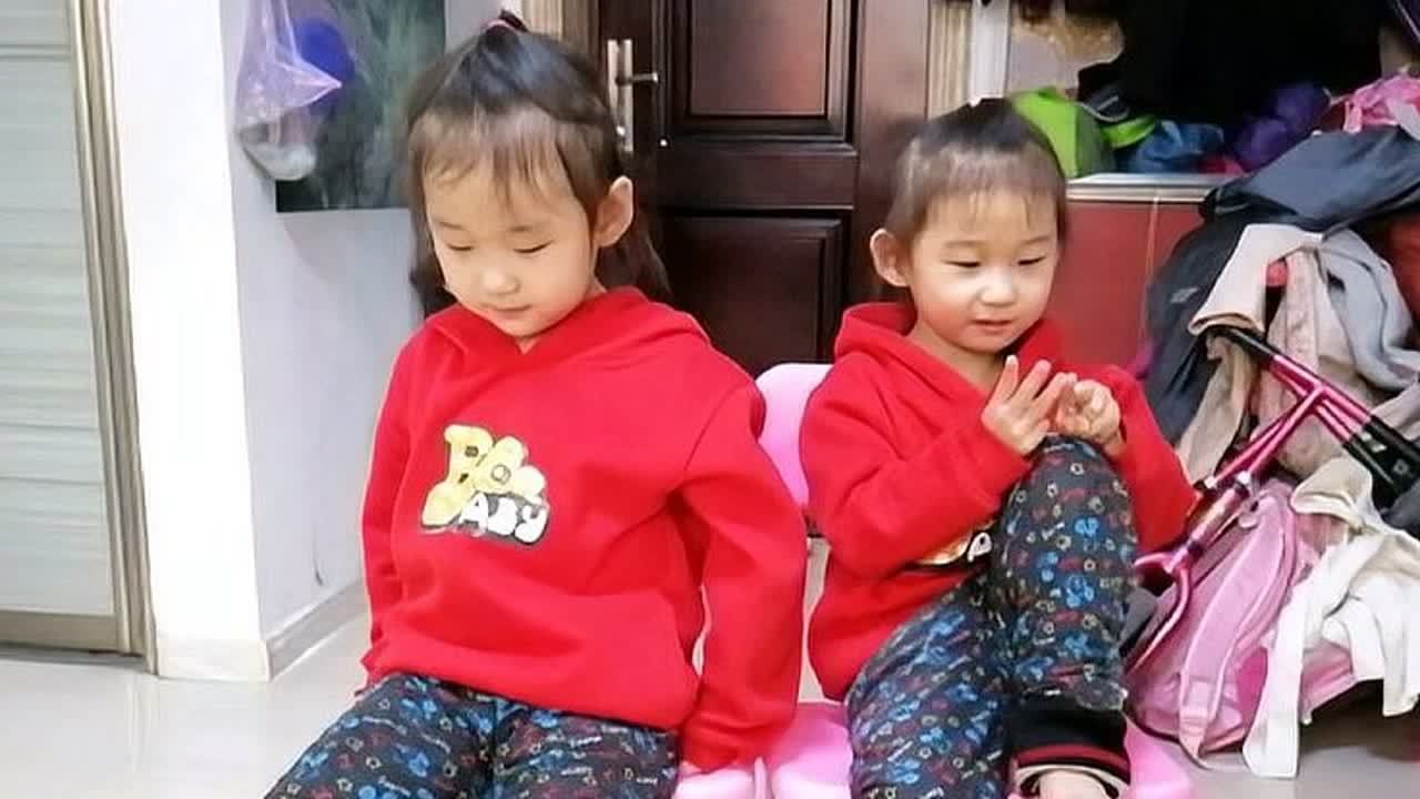 双胞胎算二十以内的加减法,难道要数脚趾头吗?宝妈说她千手观音