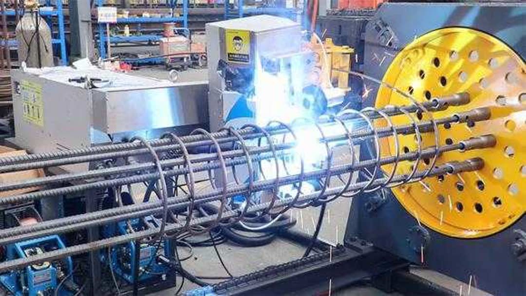 全自动数控钢筋笼滚焊机试机现场,配合自动焊 效率杠杠的!