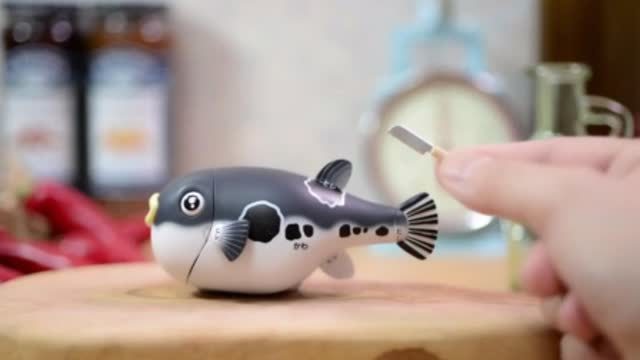 定格动画:一刀下去,好肥的河豚!