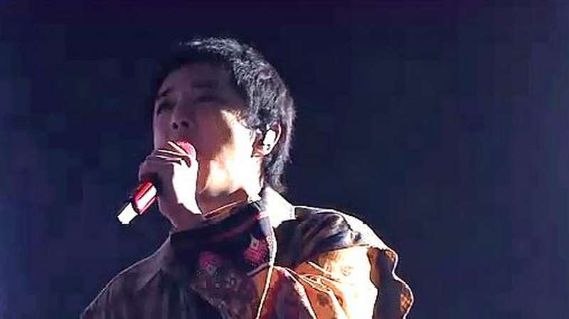 湖南卫视跨年:华晨宇深情演绎《新世界》,引全场尖叫连连!