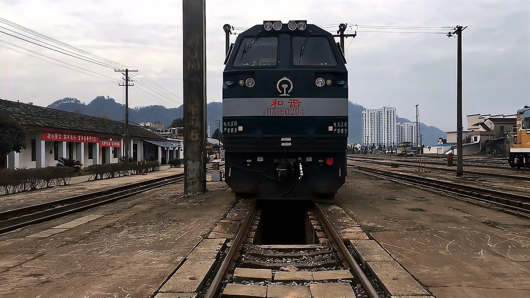 火车的底盘为什么那么高,回应网友